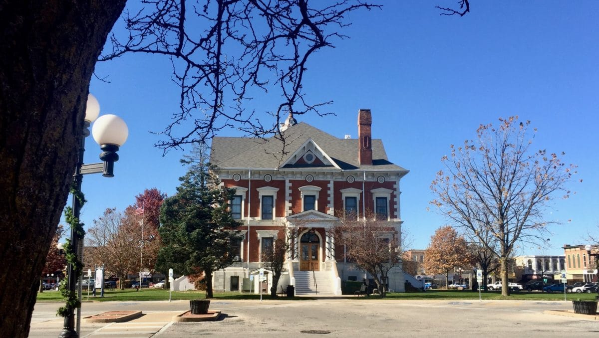 About Us - Unforgettable Forgottonia and the Macomb Area Convention and ...