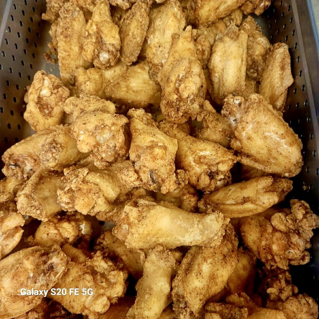 Dat Wing Spot - Macomb Area Convention and Visitors Bureau